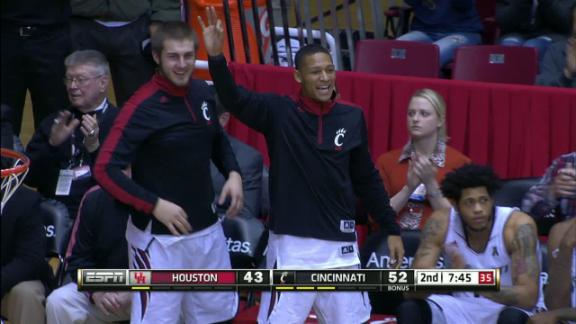 2H CIN T. Caupain made Three Point Jumper. Assisted by F. Cobb. - ESPN Video