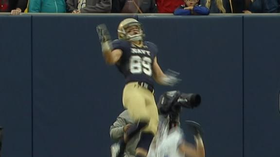 Midshipman makes leaping TD grab - ESPN Video