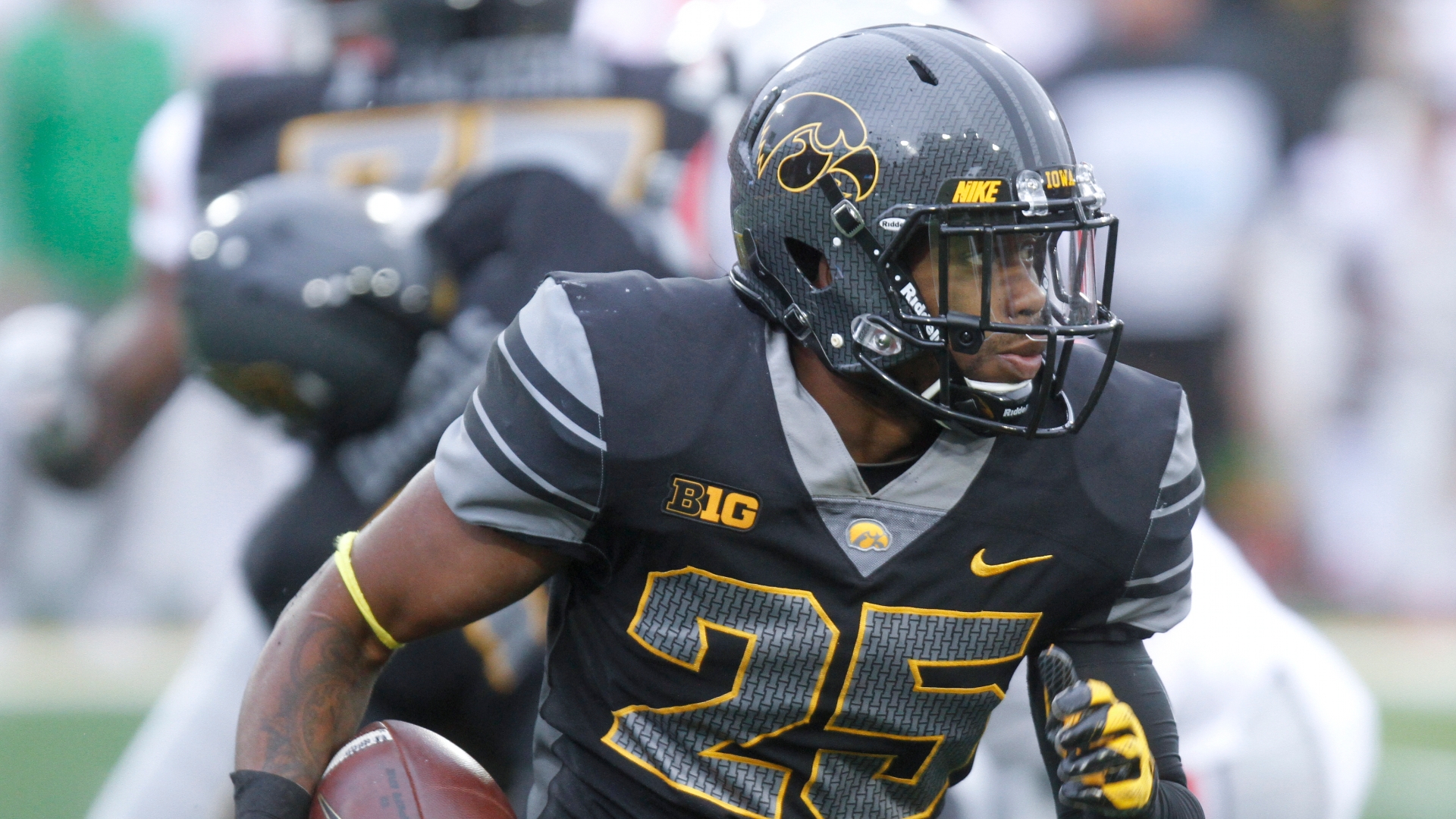 Wadley alleges playing for Iowa was a nightmare - Stream the Video ...