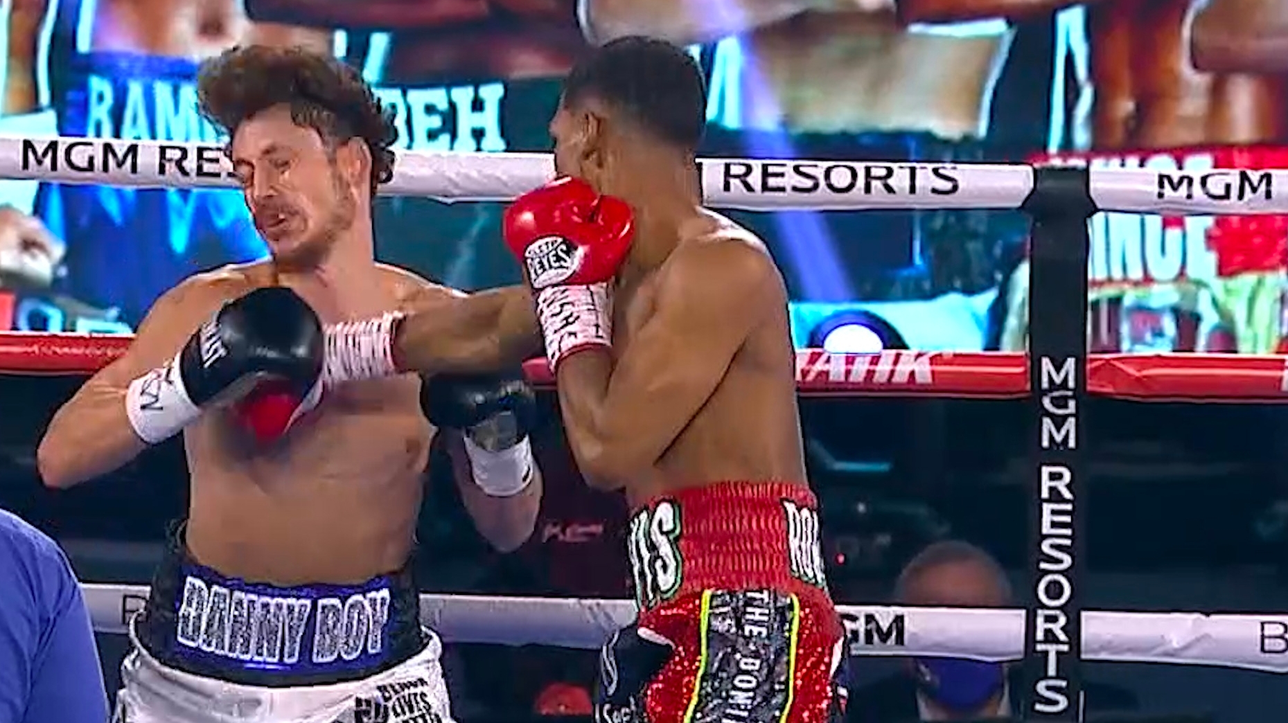 Elvis Rodriguez sends Daniel Murray through the ropes for first-round ...