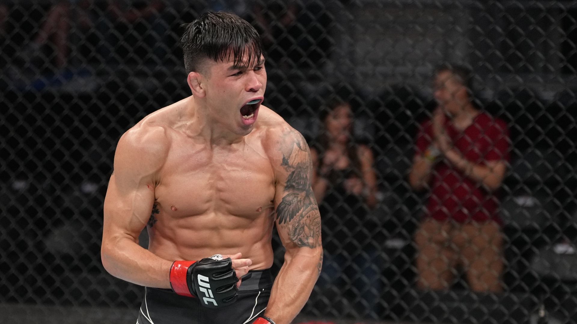 Simon uses an arm-triangle to grab win over Shore via submission ...