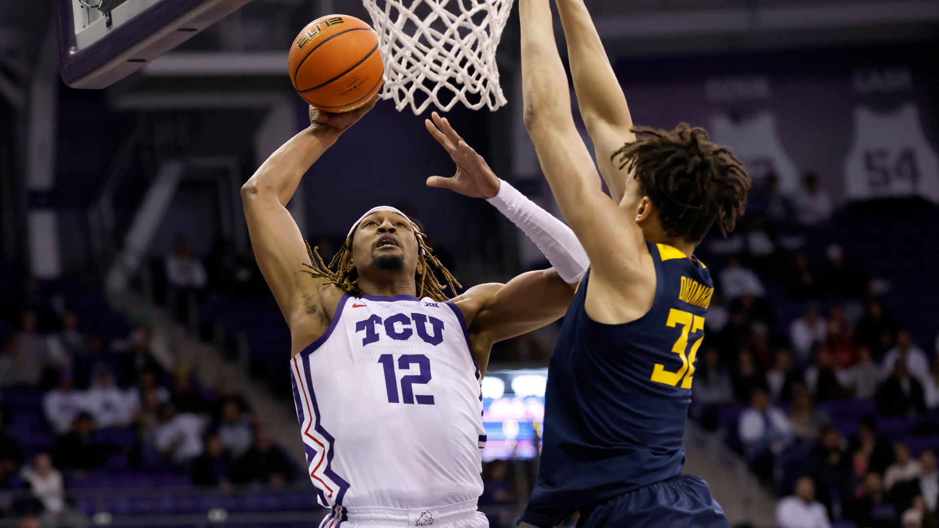 Xavier Cork throws down mean one-handed poster | Watch ESPN