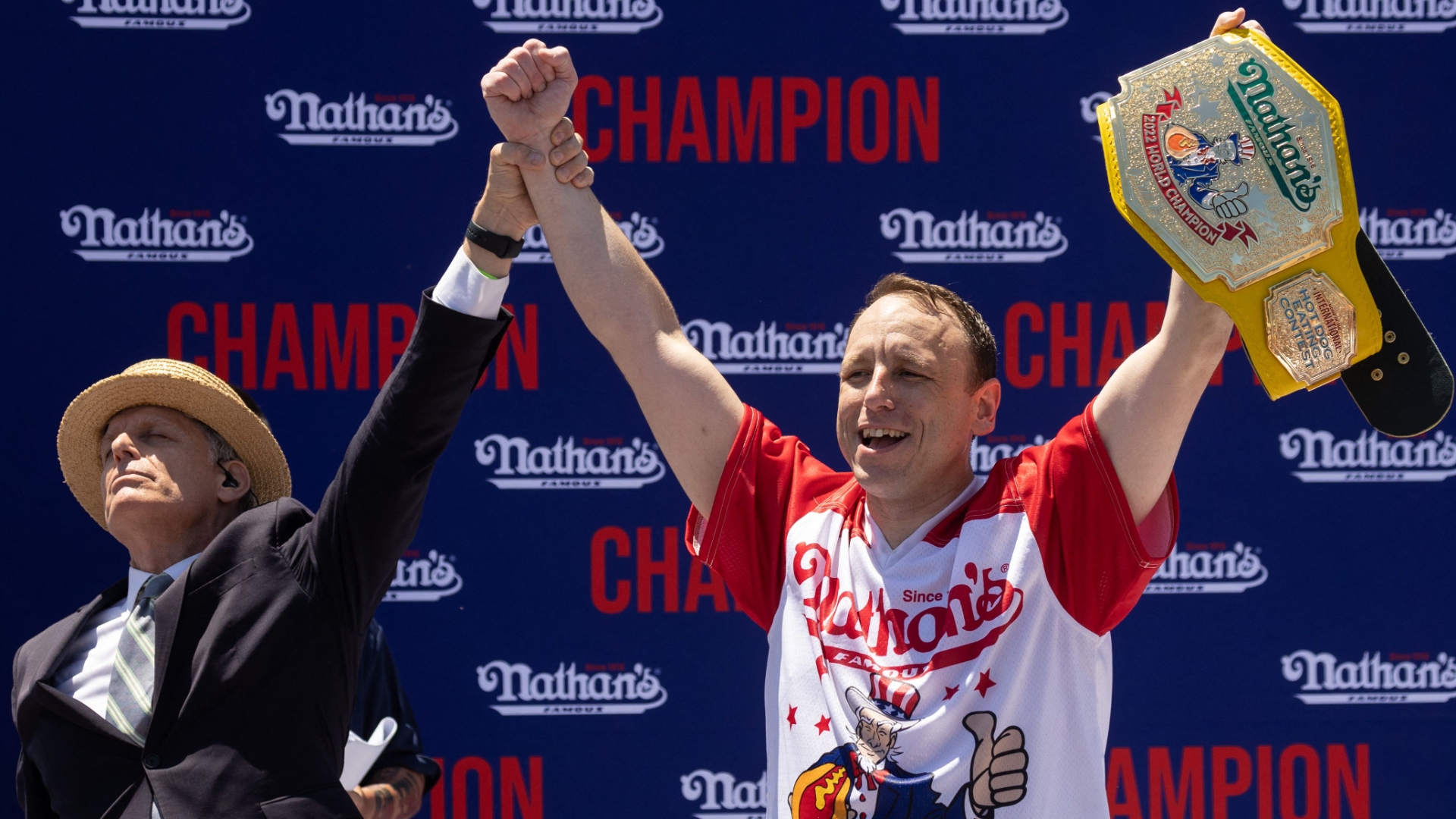 Joey Chestnut wins his 16th Nathan's Famous Hot Dog contest - Stream ...