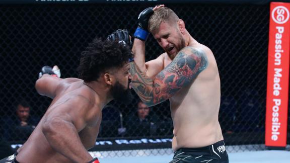 Cortes-Acosta wins in phenomenal fashion with face-plant KO - ESPN Video