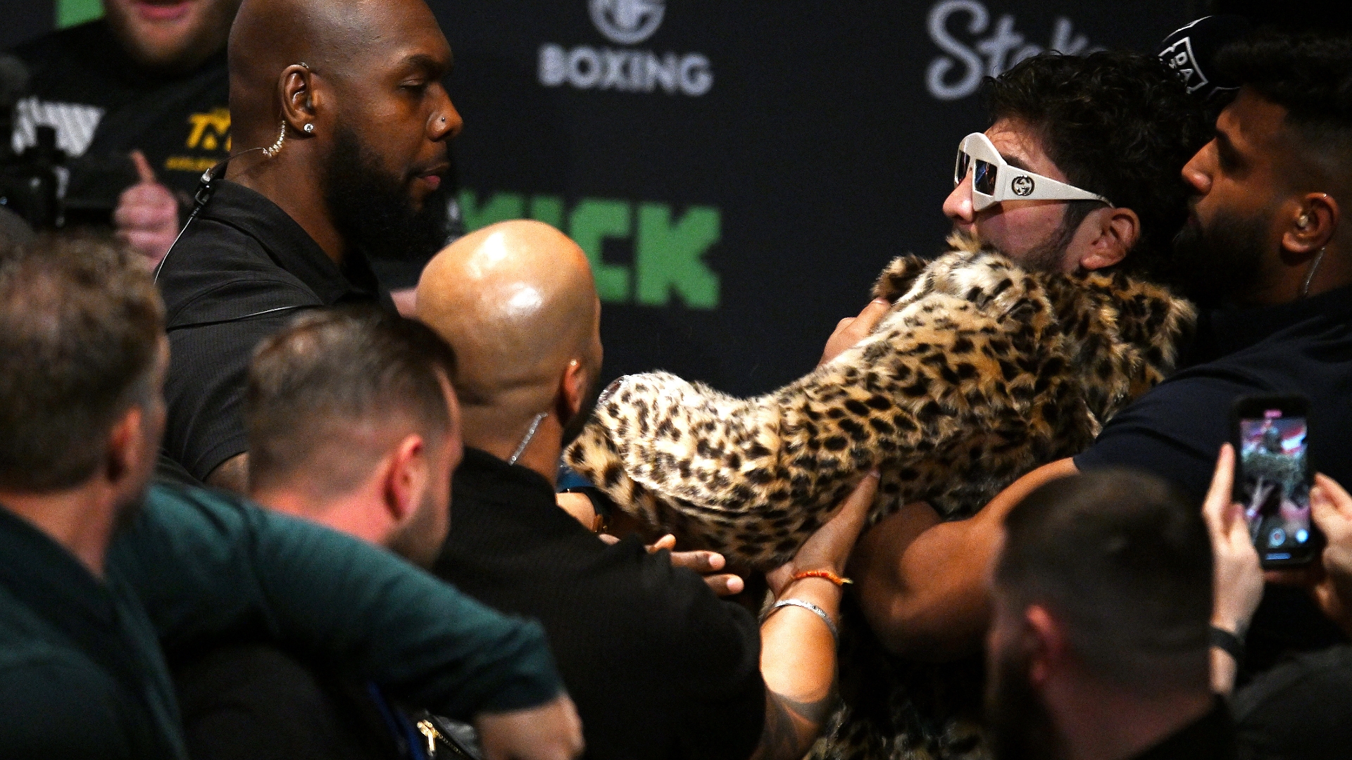 Chaos ensues at Logan Paul-Dillon Danis news conference - Stream the ...