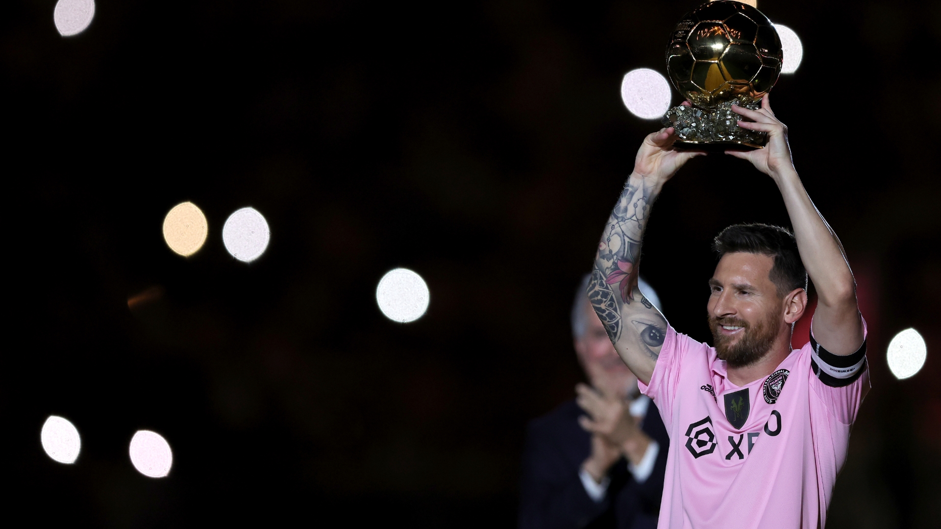 Lionel Messi shows off his 8th Ballon d'Or to Inter Miami fans - Stream ...