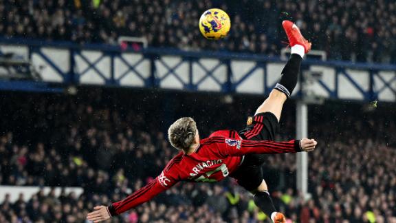 Was Garnacho's stunning bicycle kick better than Rooney's? - ESPN Video