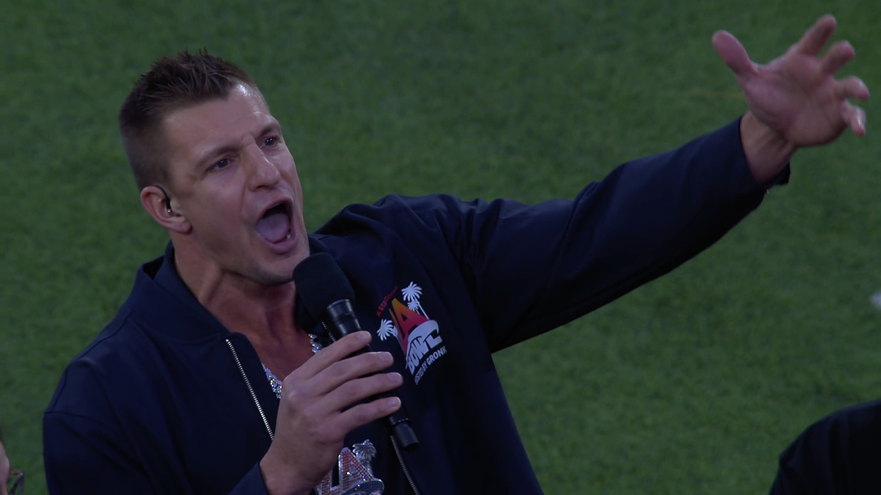 Gronk sings special rendition of national anthem for the LA Bowl ...