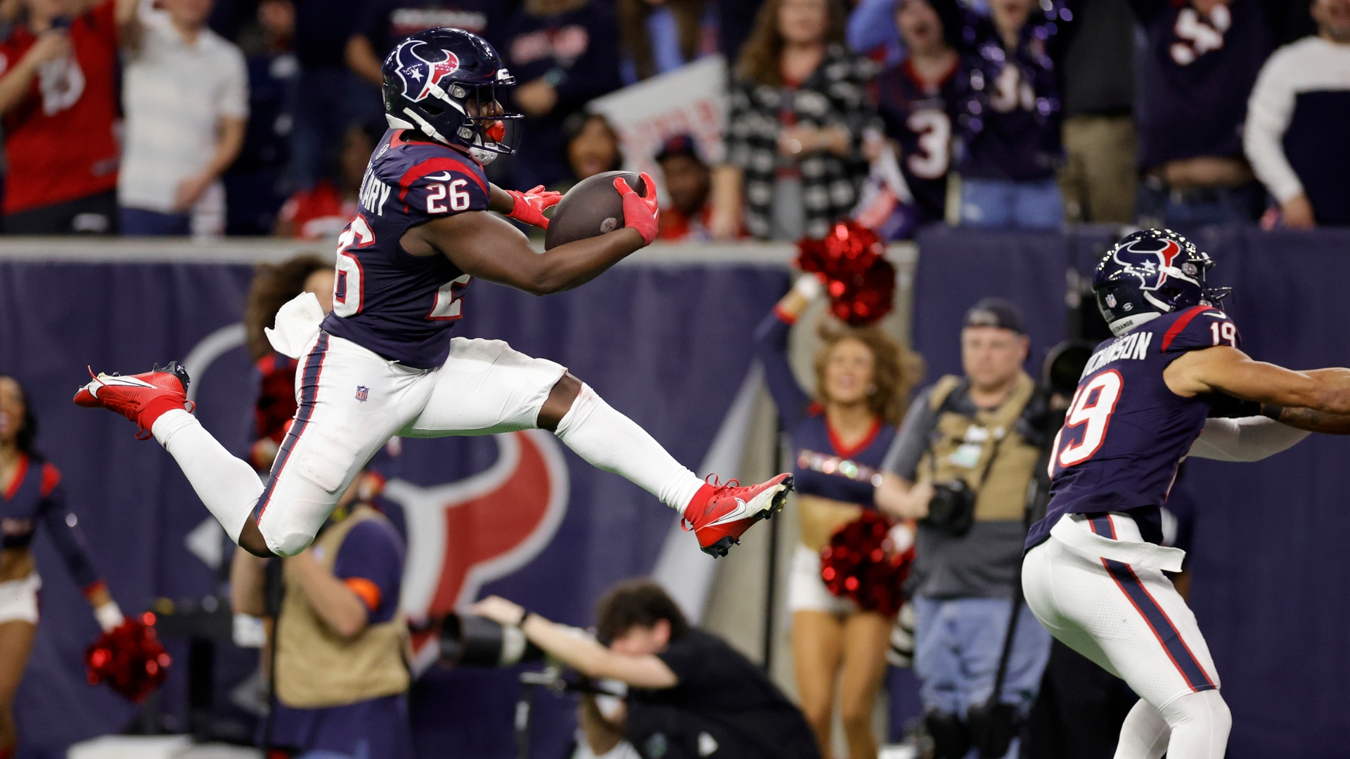 Texans pile on score vs. Browns with Singletary's 19-yard TD - Stream ...