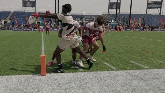 Daniel Berry walks a tightrope for a Saints TD - ESPN Video