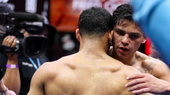 How Ryan Garcia suffered a shock defeat in Times Square - ESPN Video