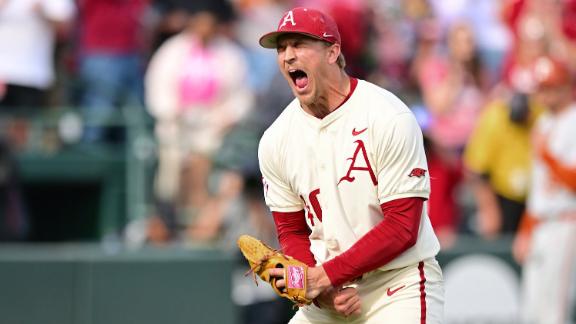 Highlight: Reese Robinett's homers fuel No. 11 Arkansas' sweep of No. 1 ...