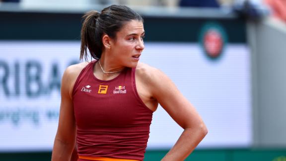 The numbers behind Emma Navarro's loss at the French Open - ESPN Video