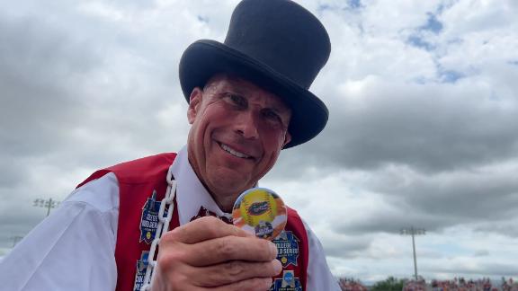 Bill 'The Button Man' Kauffman transcends sport boundaries at the WCWS ...