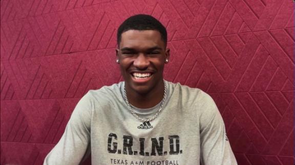 Texas A&M's Marcel Reed shows love to his Mom and Dad - ESPN Video